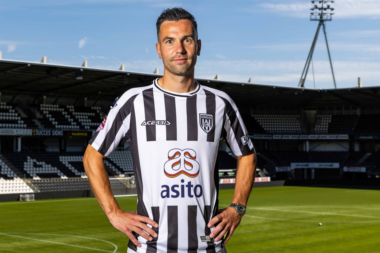 Heracles Almelo versterkt zich met Thomas Bruns - Heracles Almelo